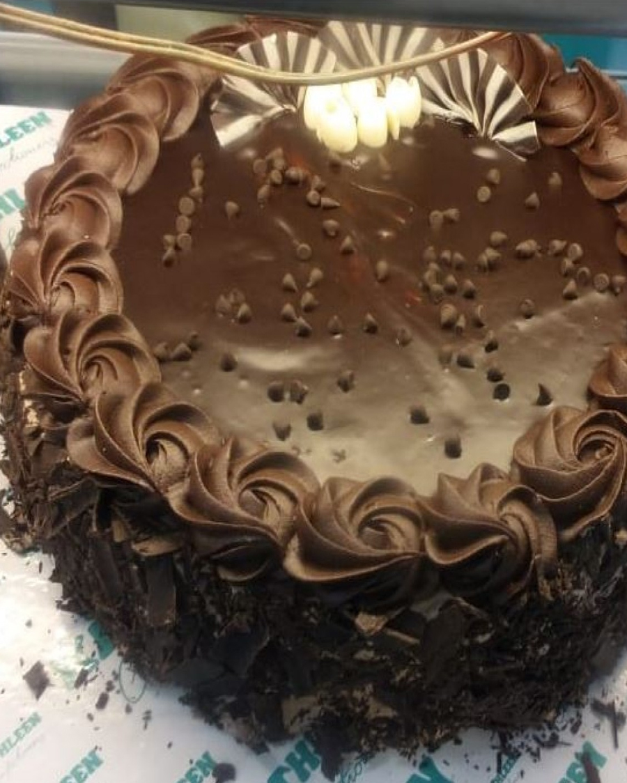 500gms Chocolate Cake with one greeting card